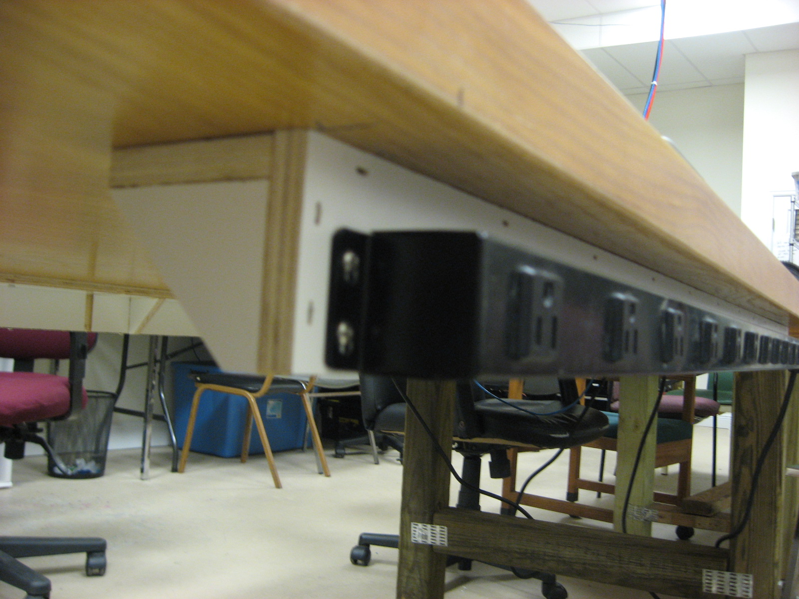 New! Power strips mounted to tables. - Melbourne Makerspace